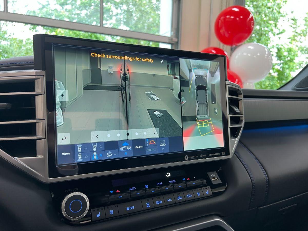 Panoramic View Monitor on the Tundra: What Does It Do? - EVTO